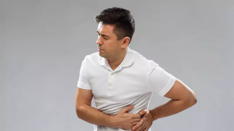 Flank Pain: Causes, Symptoms, and Diagnosis
