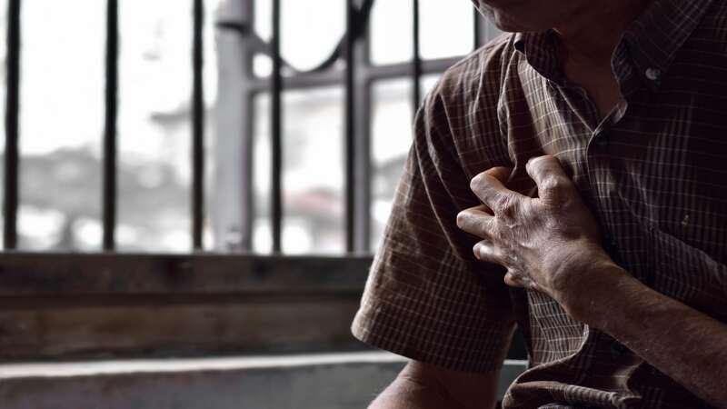 Right Side Chest Pain - Causes, Symptoms & Treatment Options